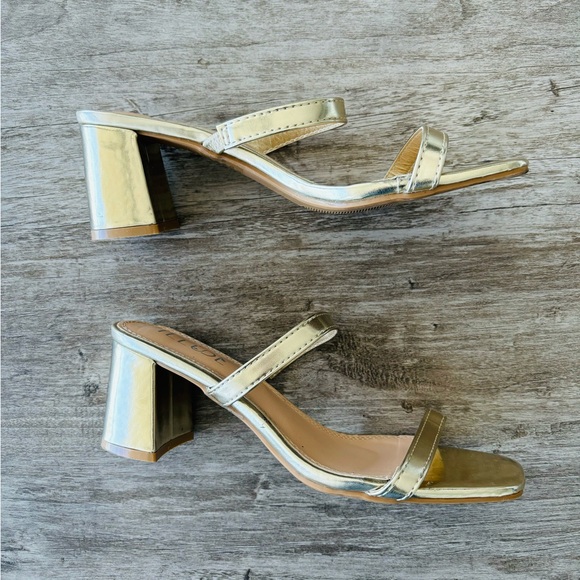 Illude | Shoes | Illude Lisa Gold Strappy Slip On Block Heels Size 7 ...